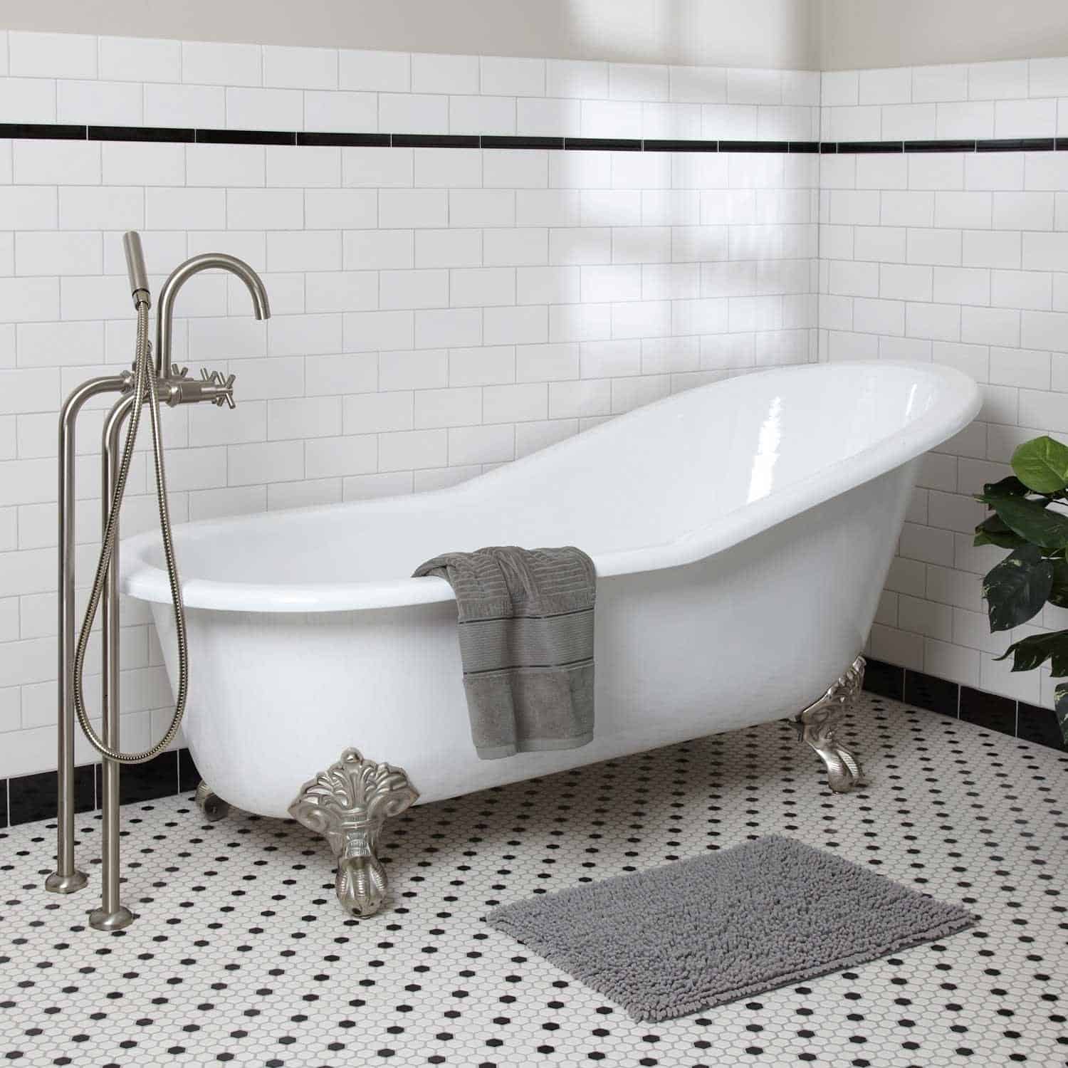 24 Top Clawfoot Tub Bathroom Ideas & Designs for 2021 [Buying Guide]