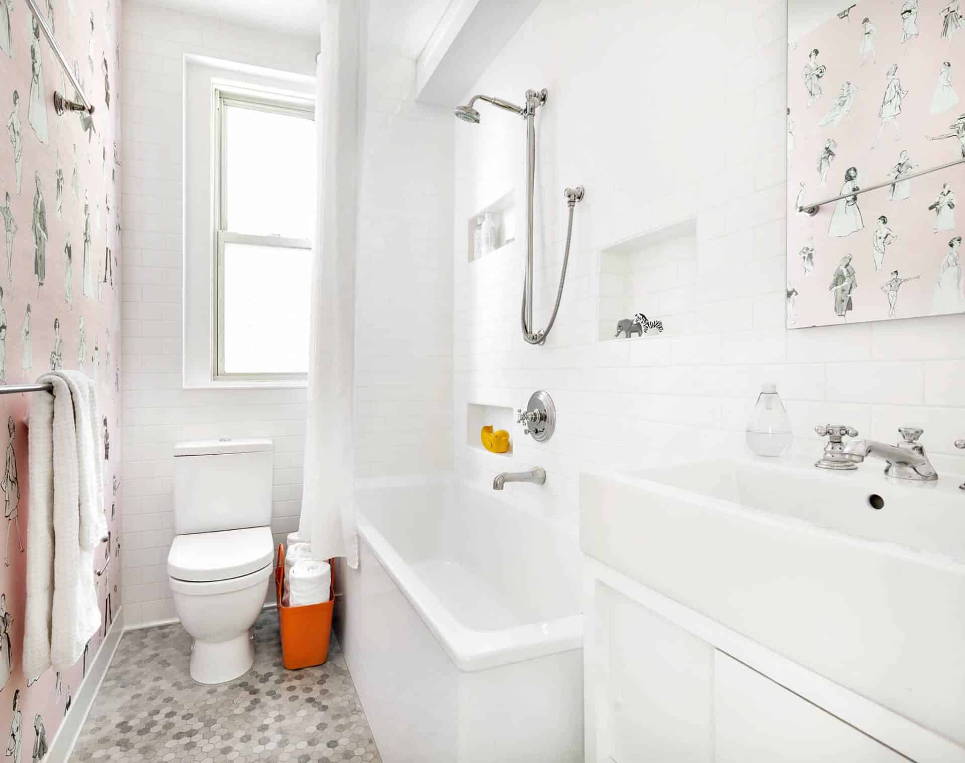 What Colors Make a Small Bathroom Look Bigger [Answered with 7 Tips ...